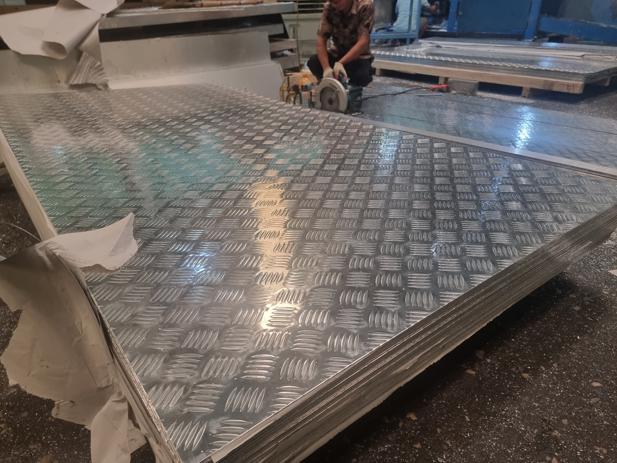 Nhôm Gân Chống Trượt A5052 – Thành Phần Hóa Học & Đặc Tính Kỹ Thuật